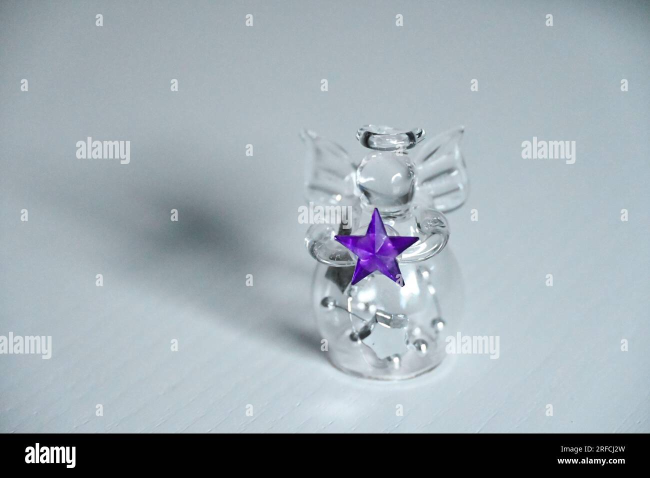 Angel shaped sculpture hi-res stock photography and images - Alamy