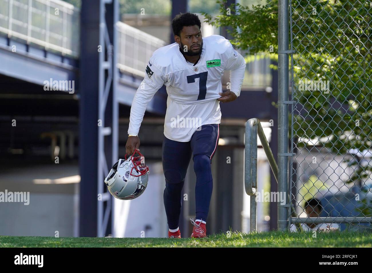 New England Patriots wide receiver JuJu Smith-Schuster steps on the ...