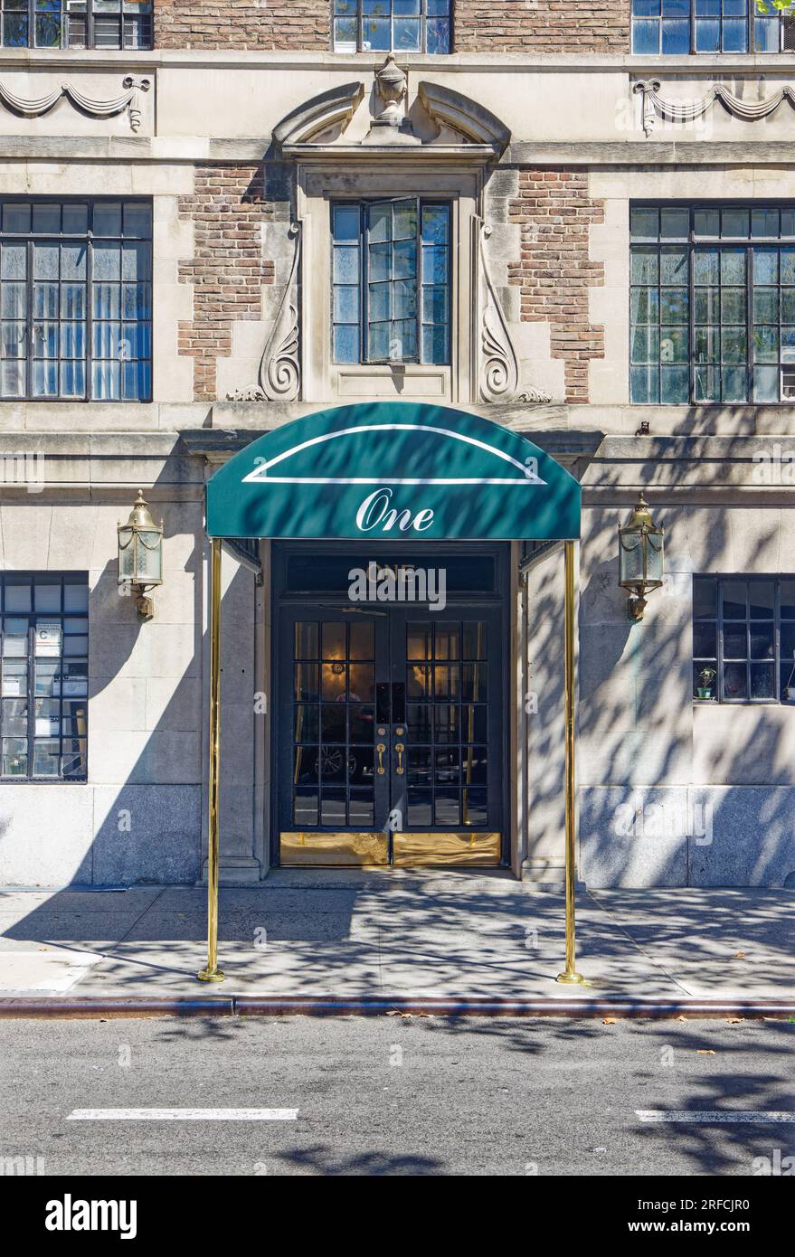 Greenwich Village Landmark: 1 Christopher Street is one of the few high ...