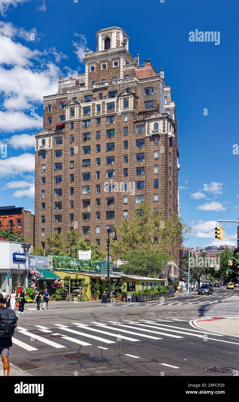 Greenwich Village Landmark: 1 Christopher Street is one of the few high ...
