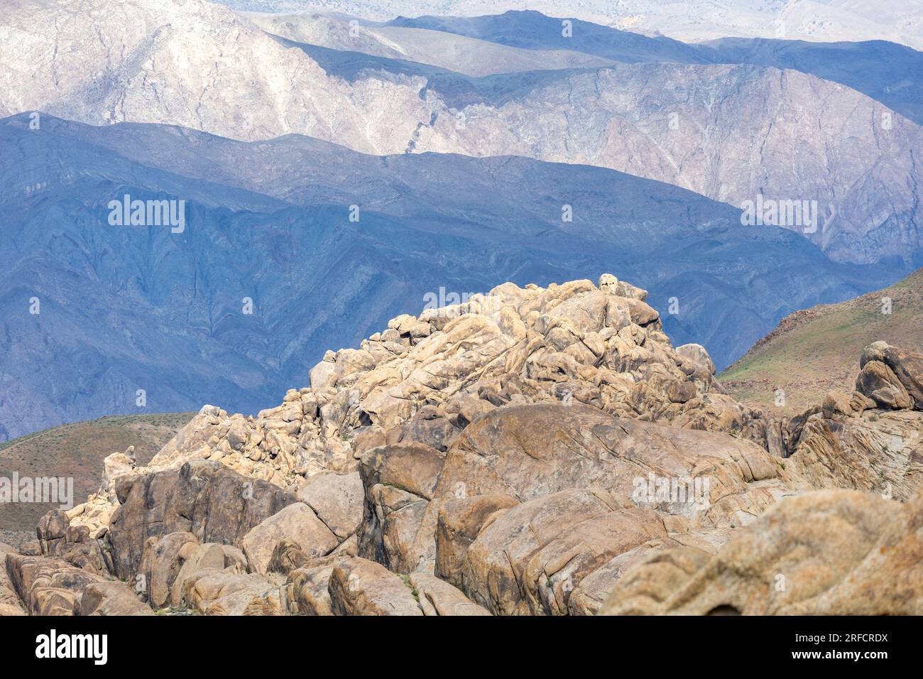 Light hitting rock formations in Alabama Hills Stock Photo - Alamy