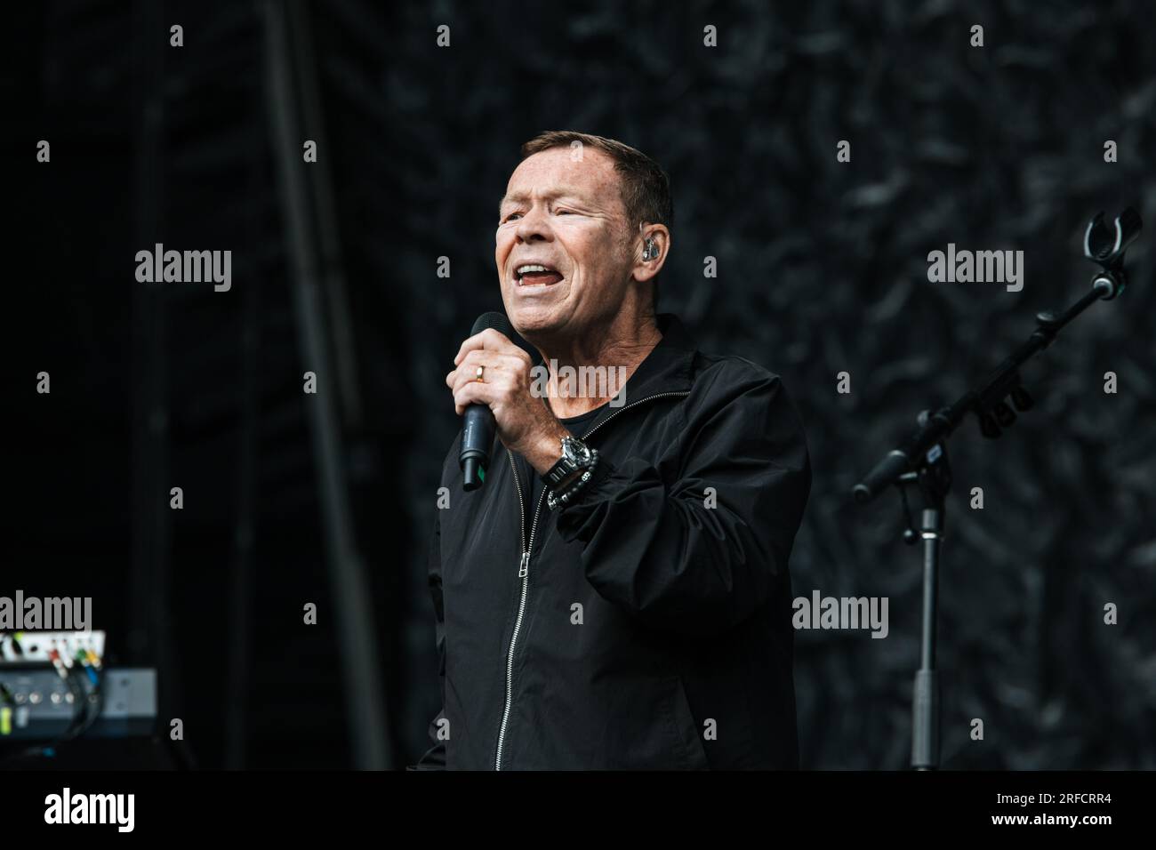 UB40 with ali campbell perform live at totally wicked stadium st helens ...