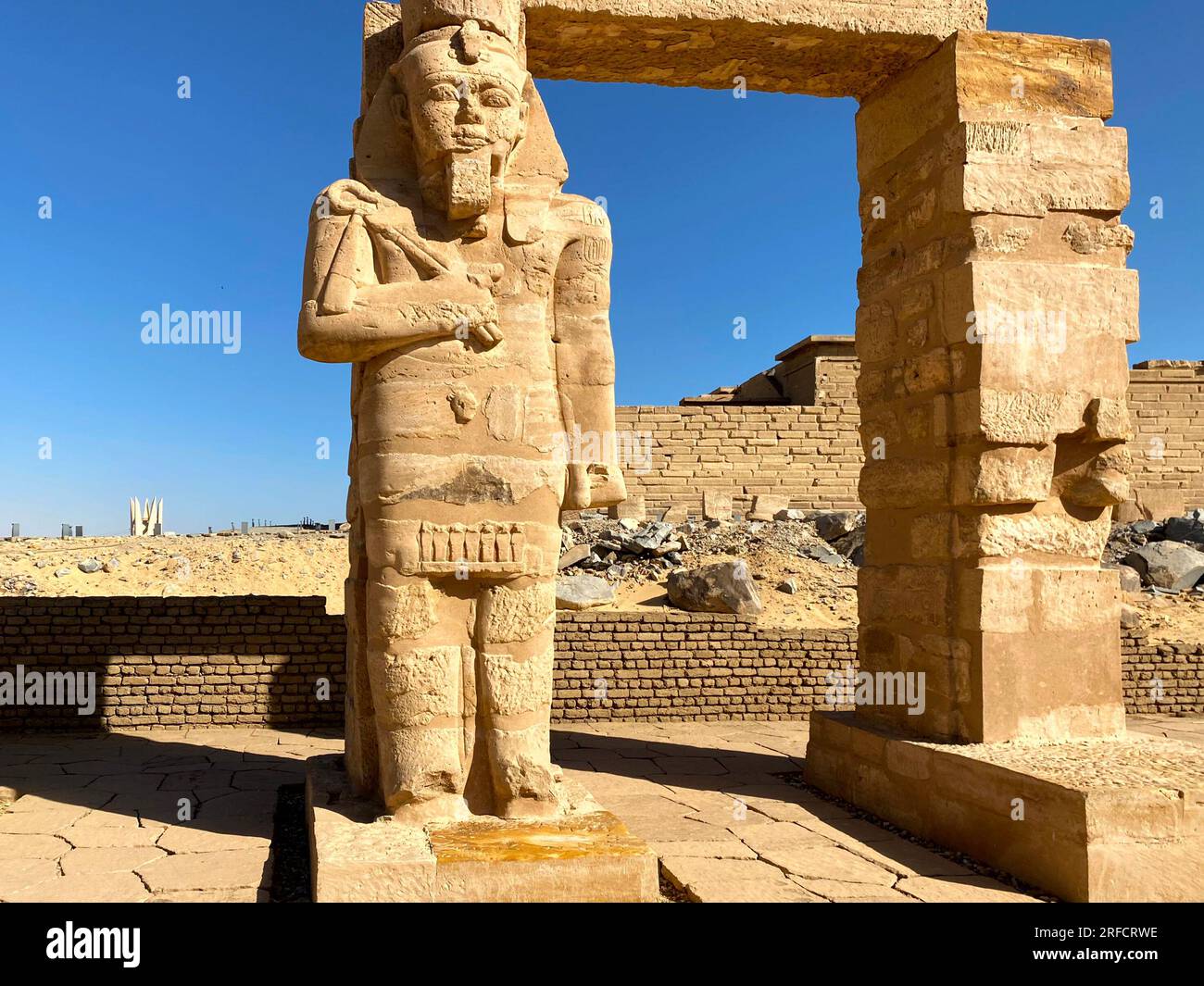 Kalabsha gate hi-res stock photography and images - Alamy