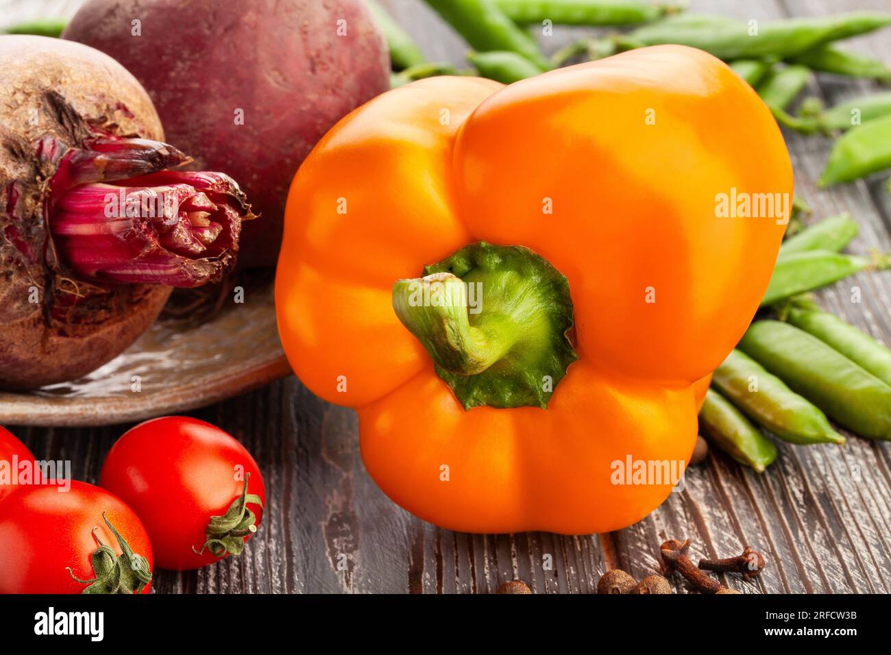Orange and green pepper hi-res stock photography and images - Alamy