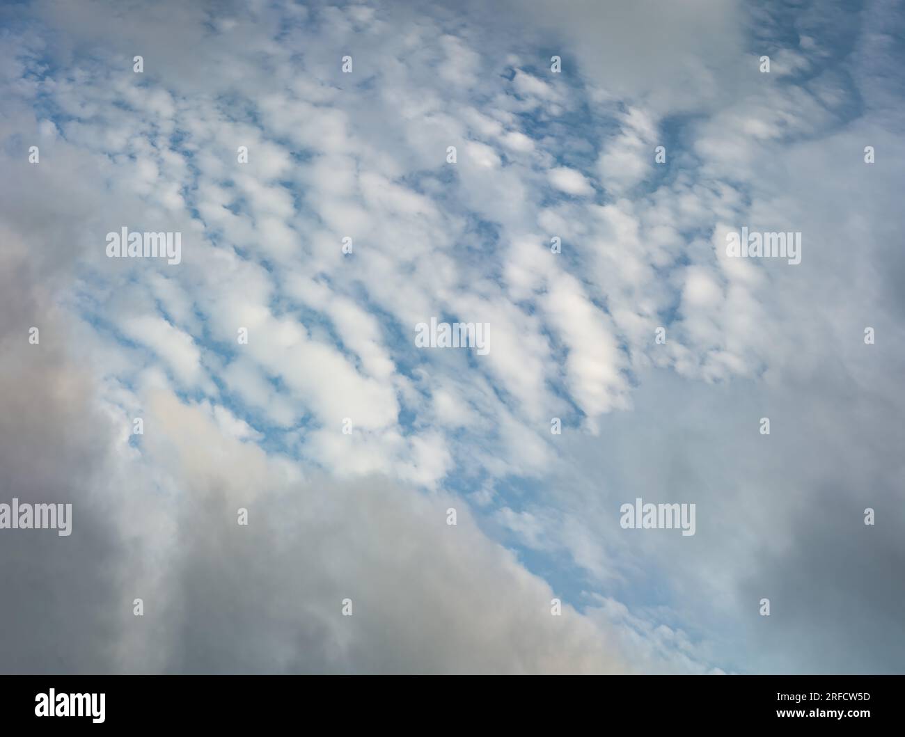 Stratus cloud stratus clouds hi-res stock photography and images - Alamy