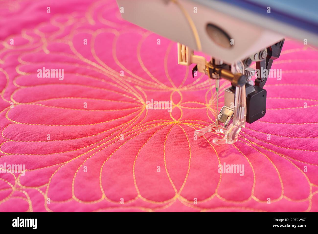 Process quilting with an electric sewing machine by using a free-motion ...