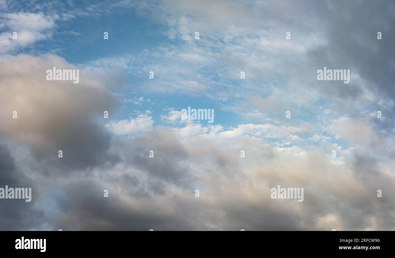 Fast moving cloud layers hi-res stock photography and images - Alamy