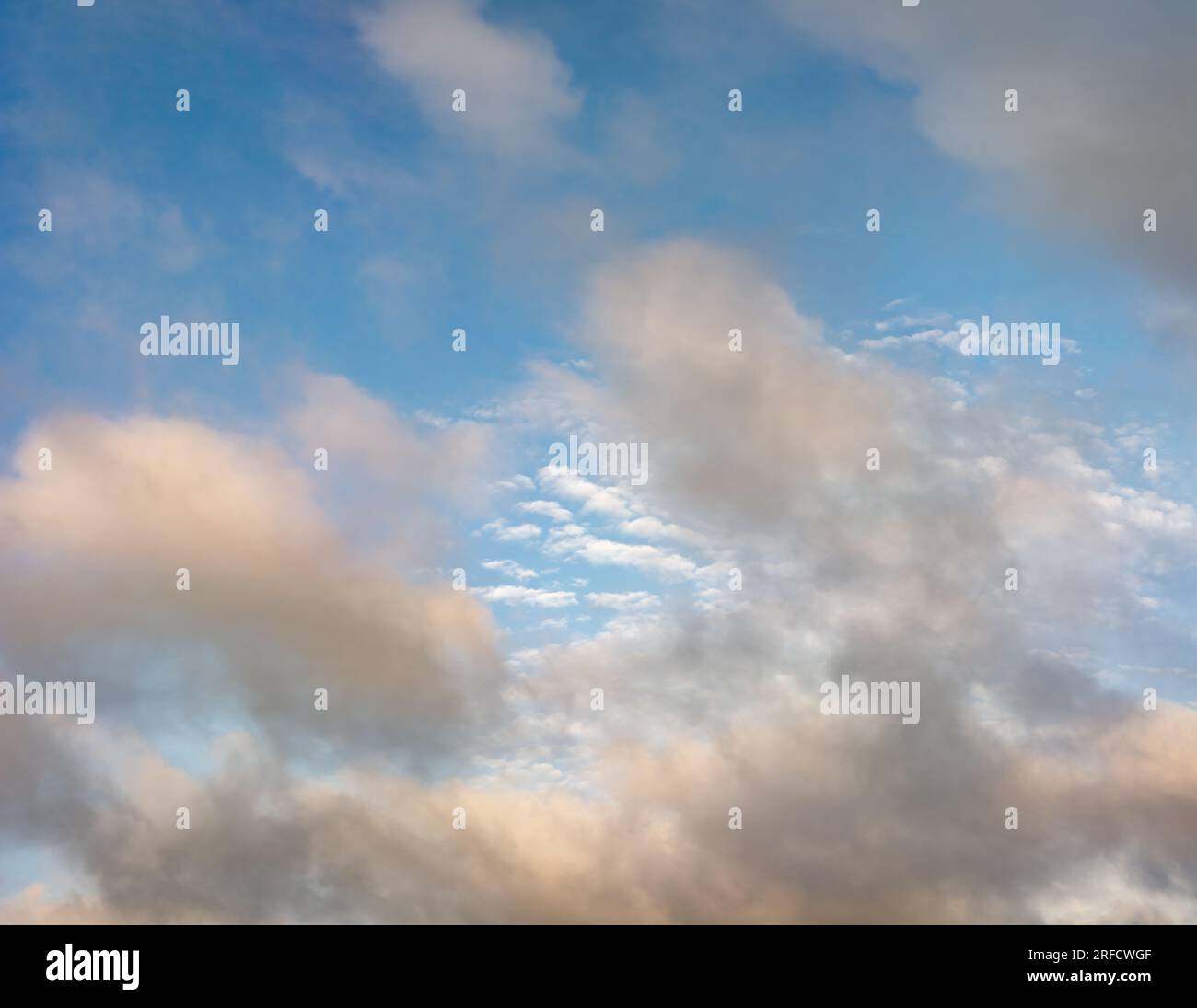 Fast moving cloud layers hi-res stock photography and images - Alamy