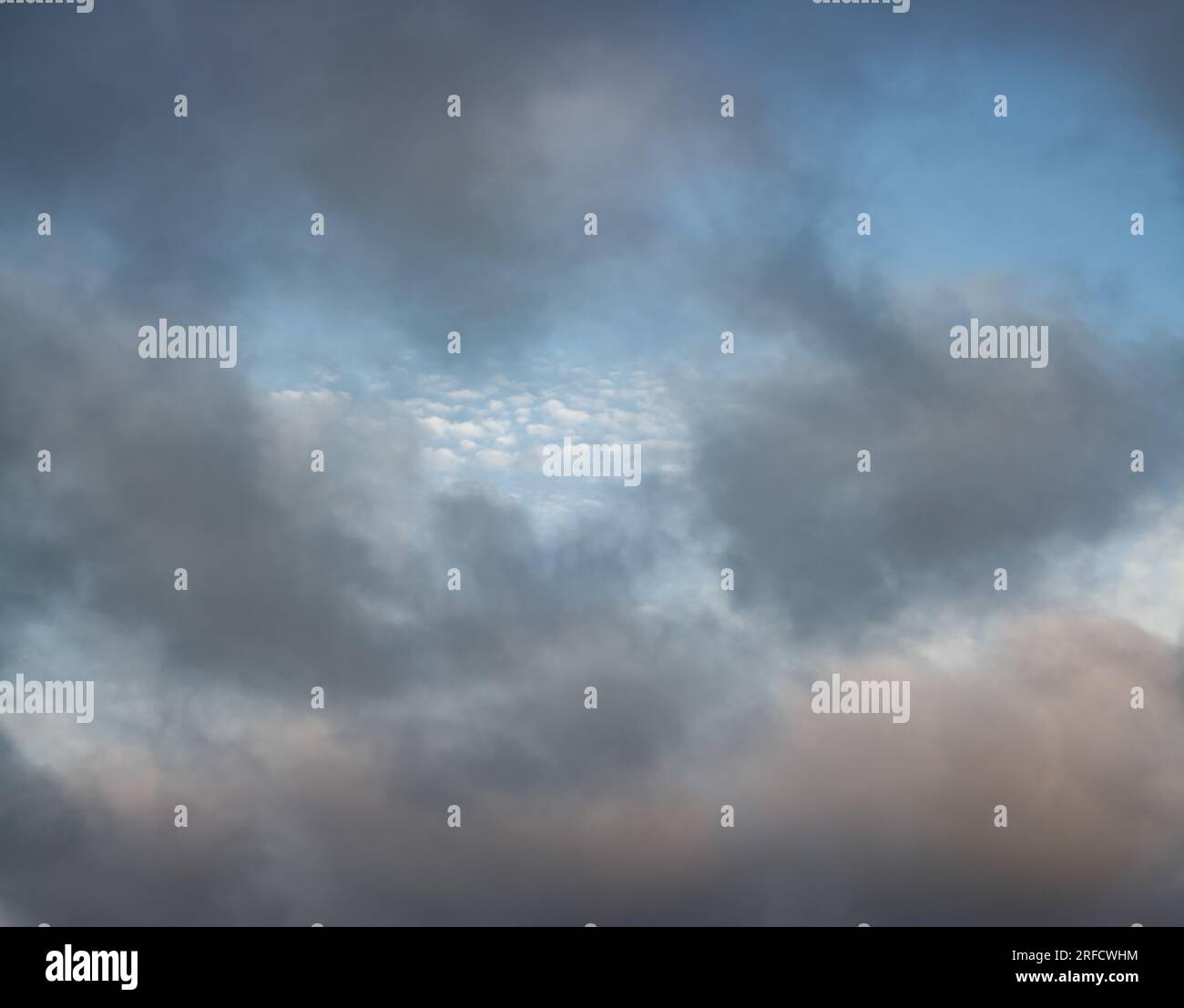 Fast moving cloud layers hi-res stock photography and images - Alamy