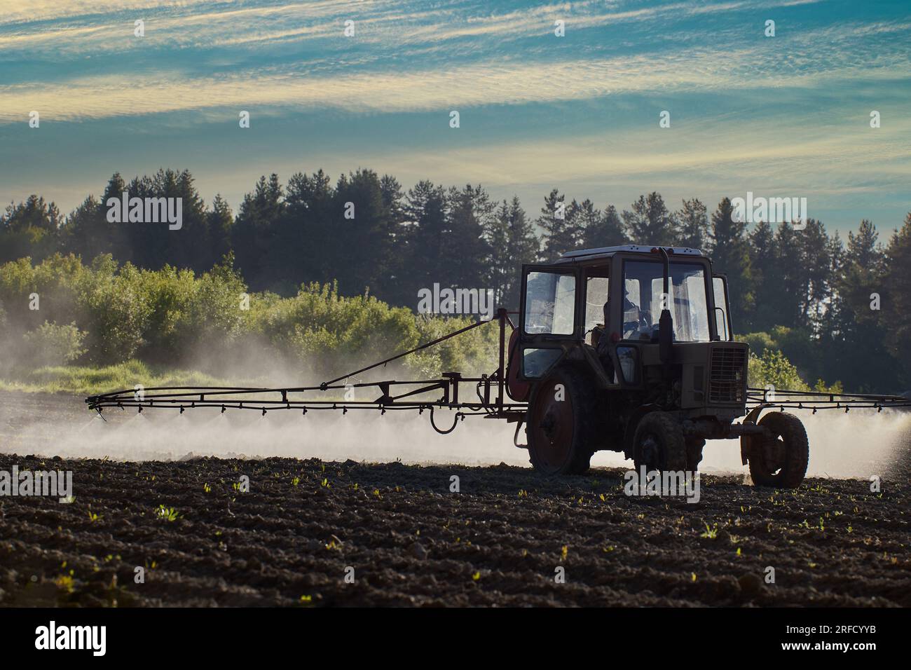 Tractor mounted agricultural pesticide sprayer, boom shaped spray for ...