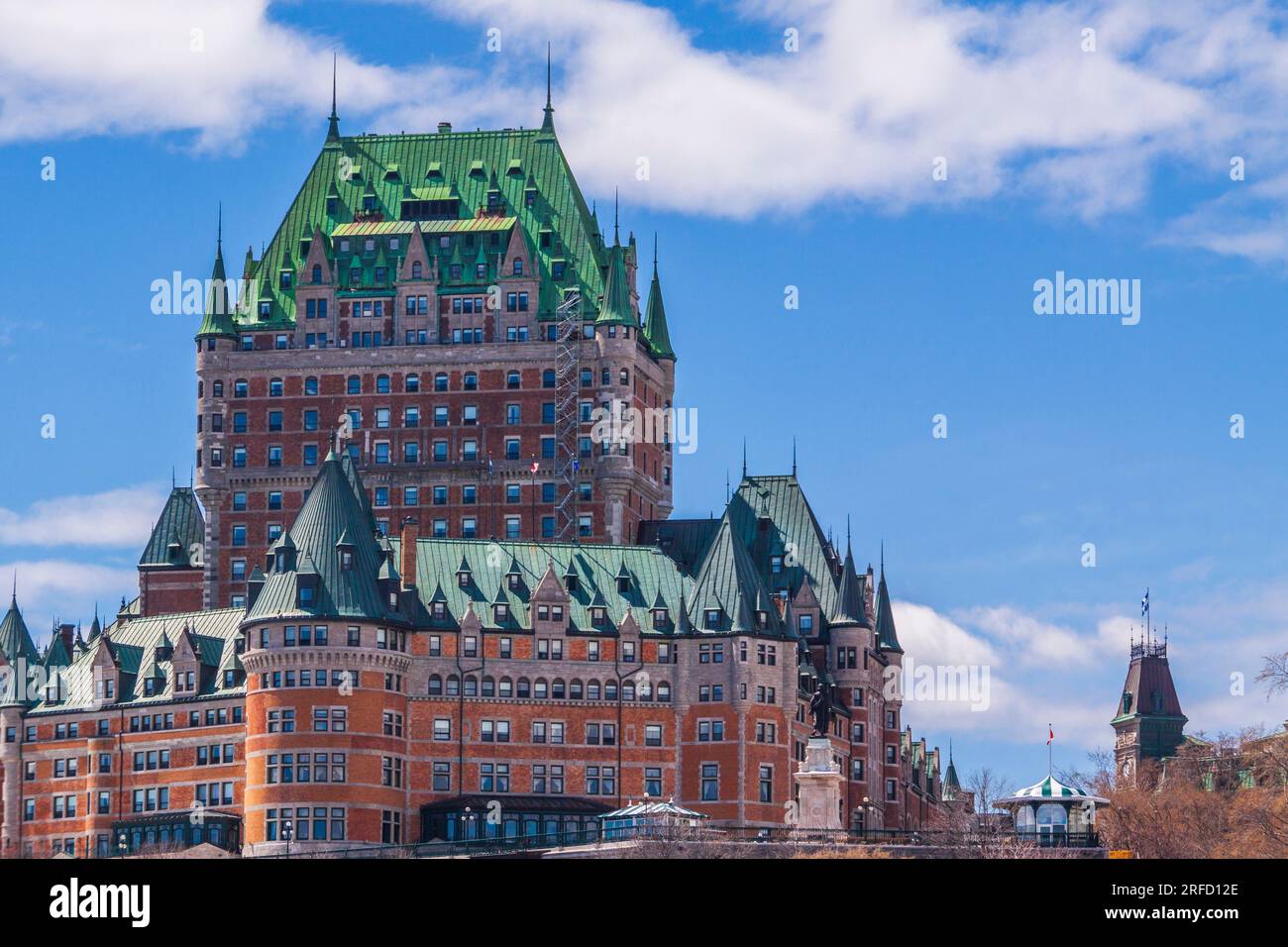 Fairmont Le Château Frontenac and view of both upper and lower Quebec ...