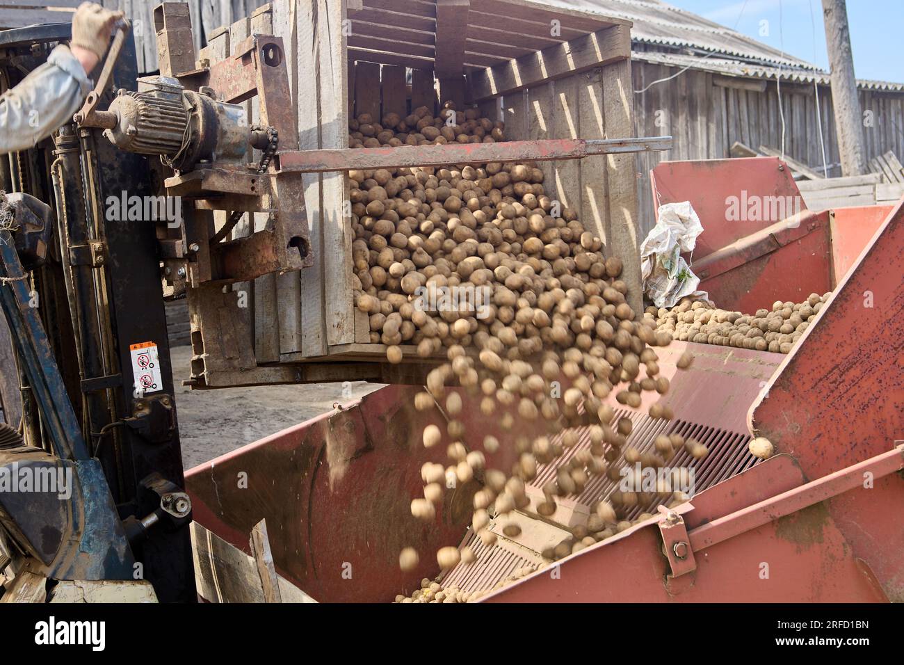 Loading potato planting machine hi-res stock photography and images - Alamy
