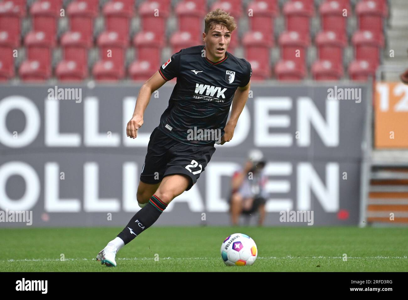 Arne ENGELS (FC Augsburg), action, single action, single image, cut out ...