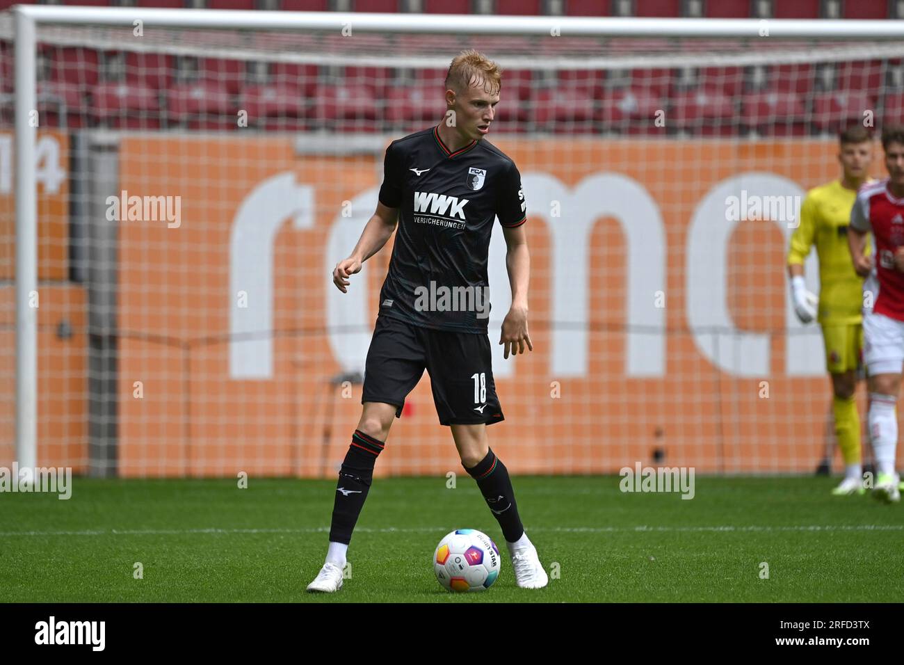 Tim BREITHAUPT (FC Augsburg), action, single action, single image, cut ...