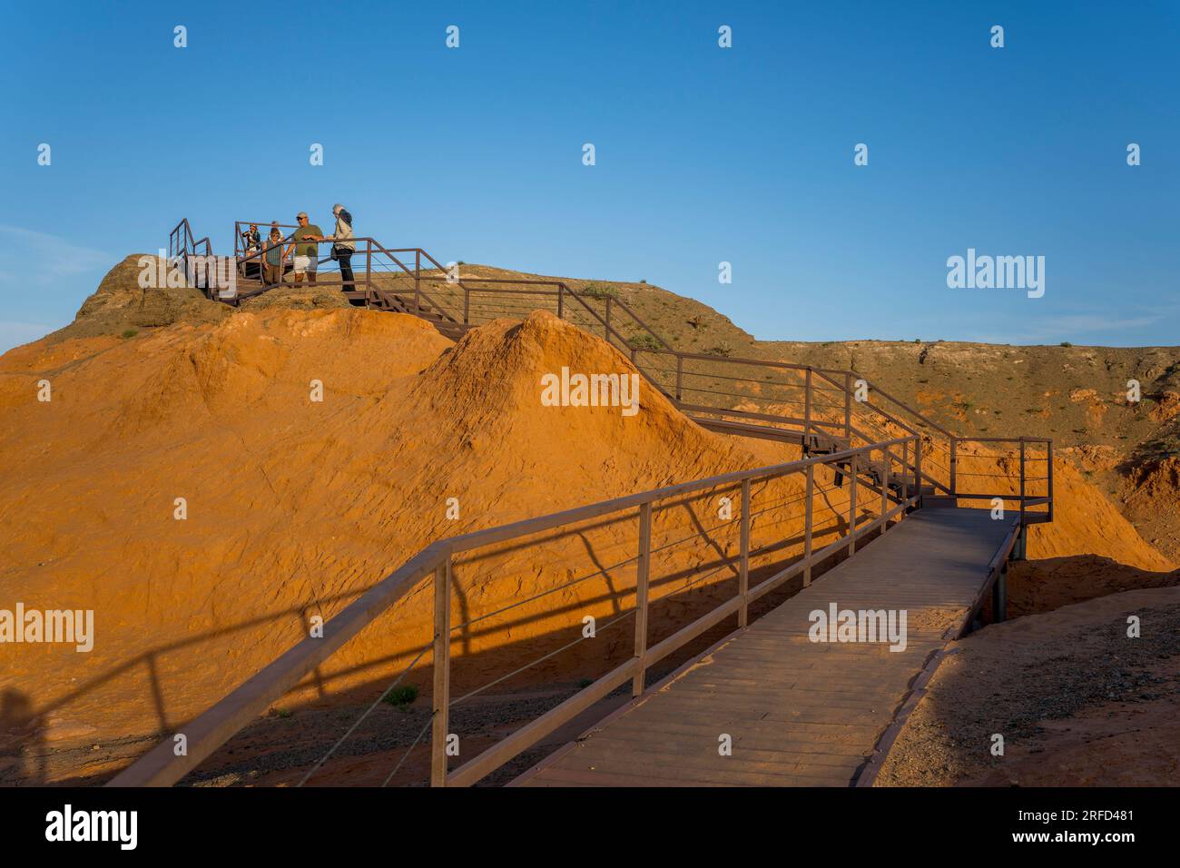 Desert boardwalk hi-res stock photography and images - Alamy