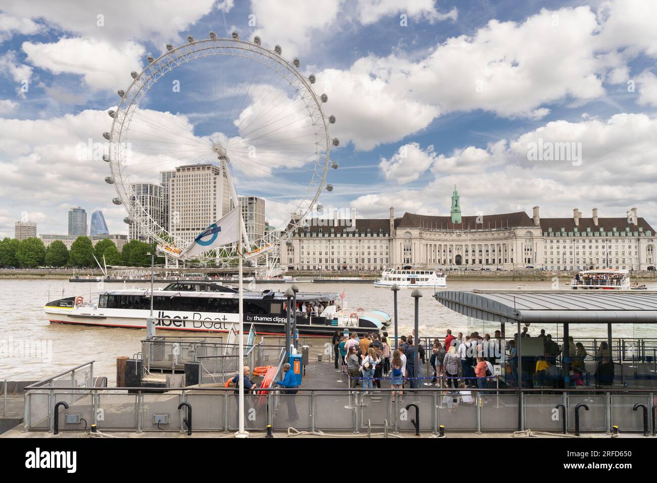 Victoria embankment london morning hi-res stock photography and images ...