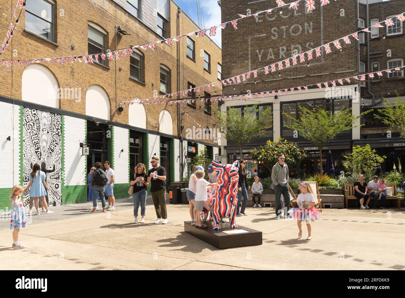 London Heritage Quarter's Platinum Jubilee Corgi Trail, Victoria BID ...