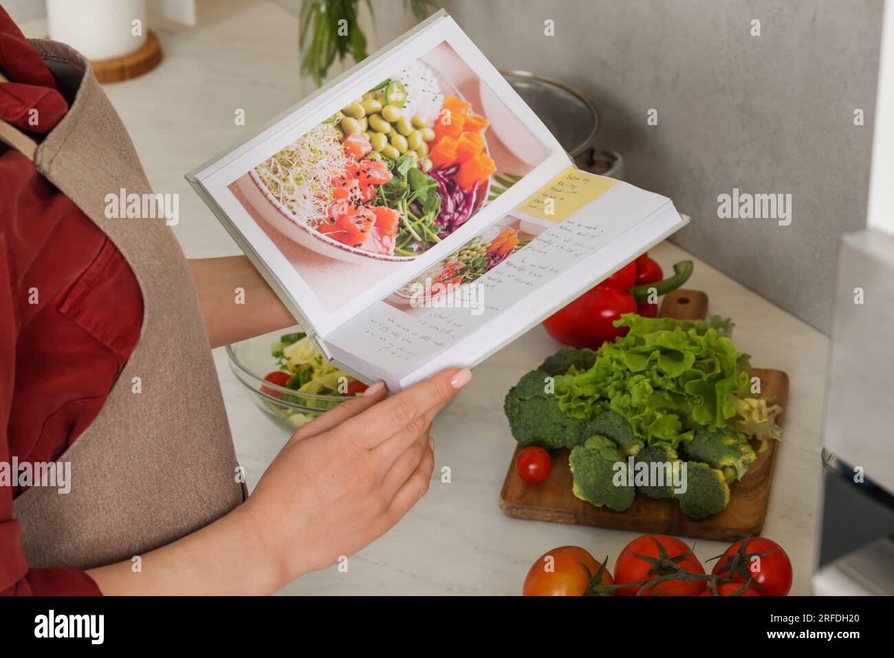 Vintage woman cook book hi-res stock photography and images - Alamy