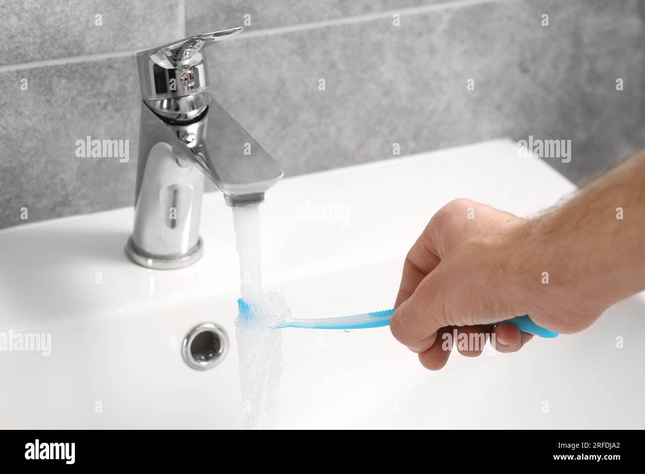 Dentist clean man tooth water hi-res stock photography and images - Alamy