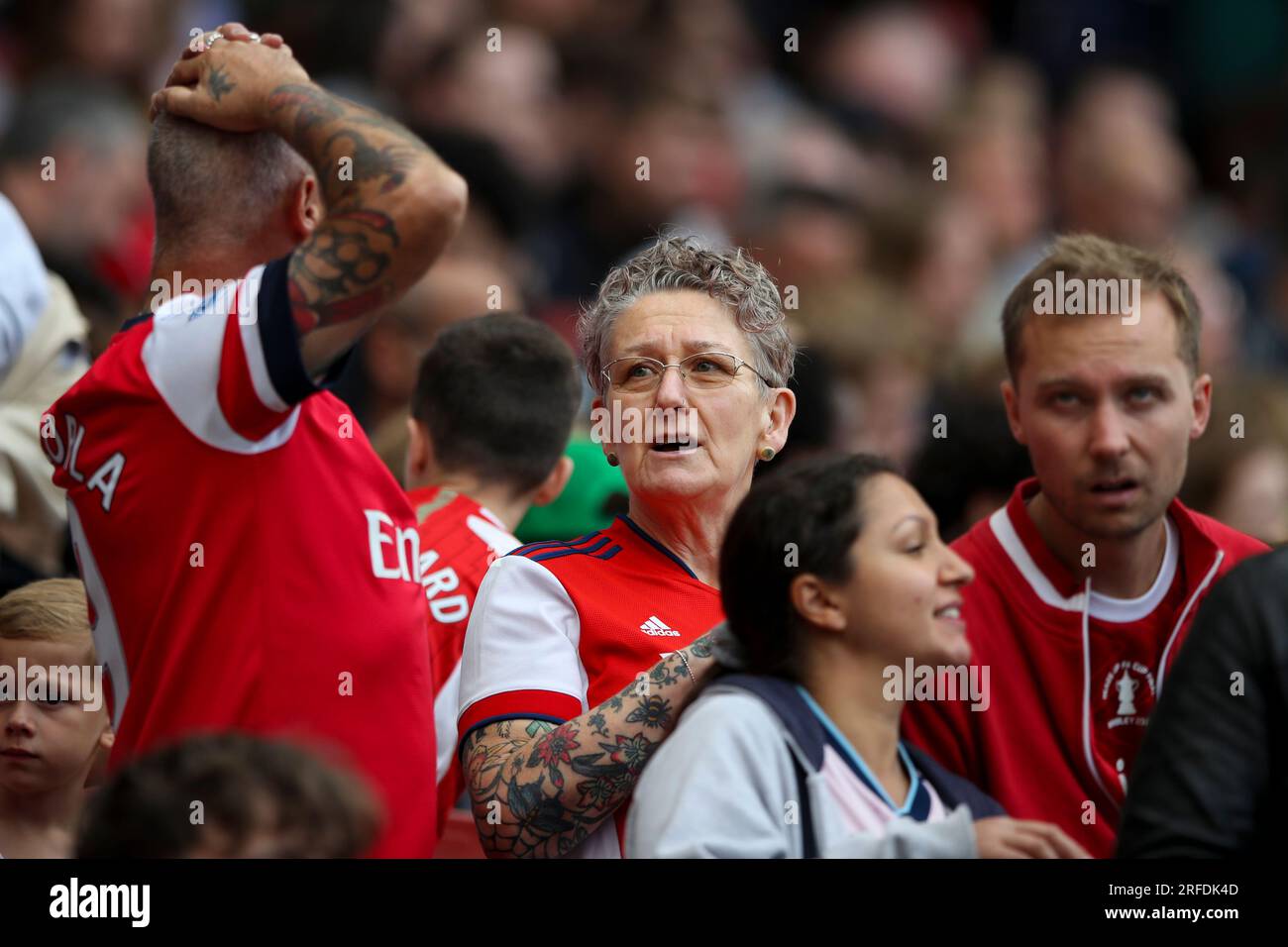 Arsenal fan hi-res stock photography and images - Alamy