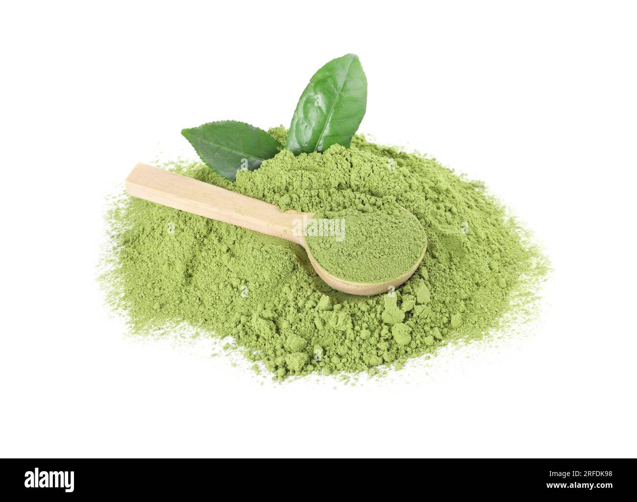 Pile of green matcha powder, leaves and spoon isolated on white Stock ...