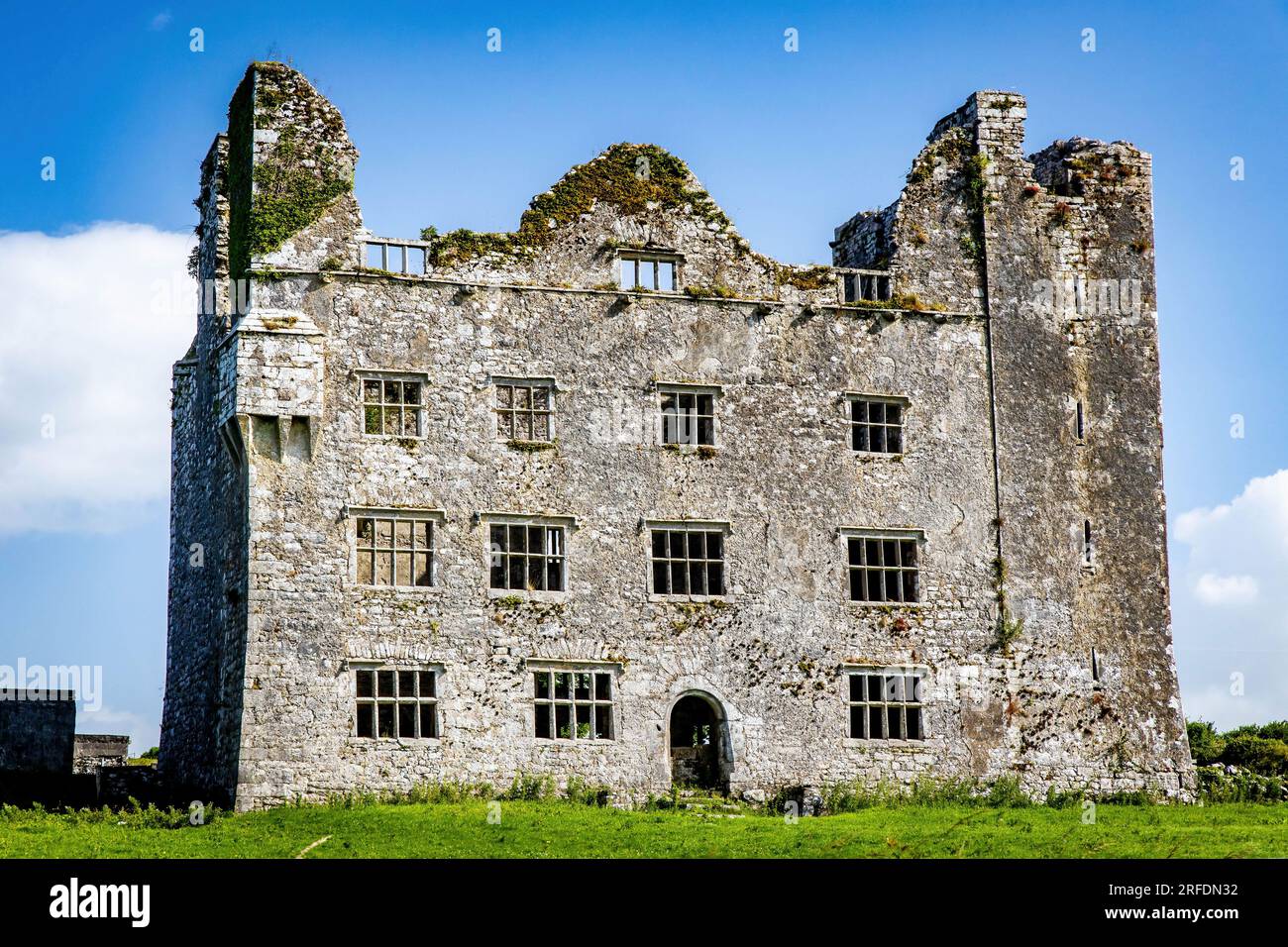 Scenic view of Leamenh Castle Ruins in Clare Ireland historical ...
