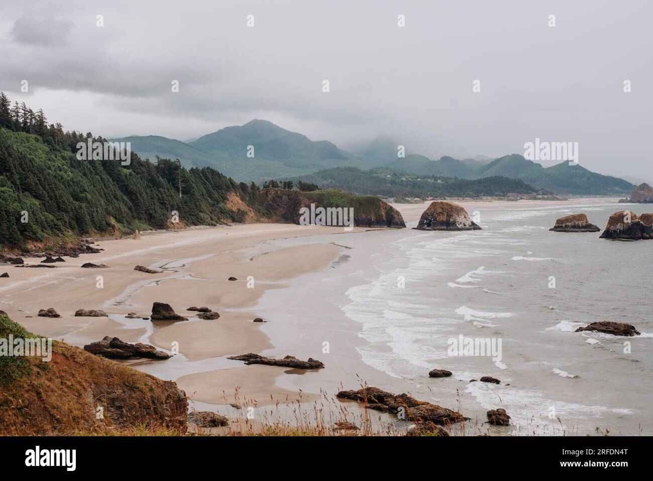 Viewpoint at Ecola State Park in Cannon Beach, Oregon Stock Photo - Alamy