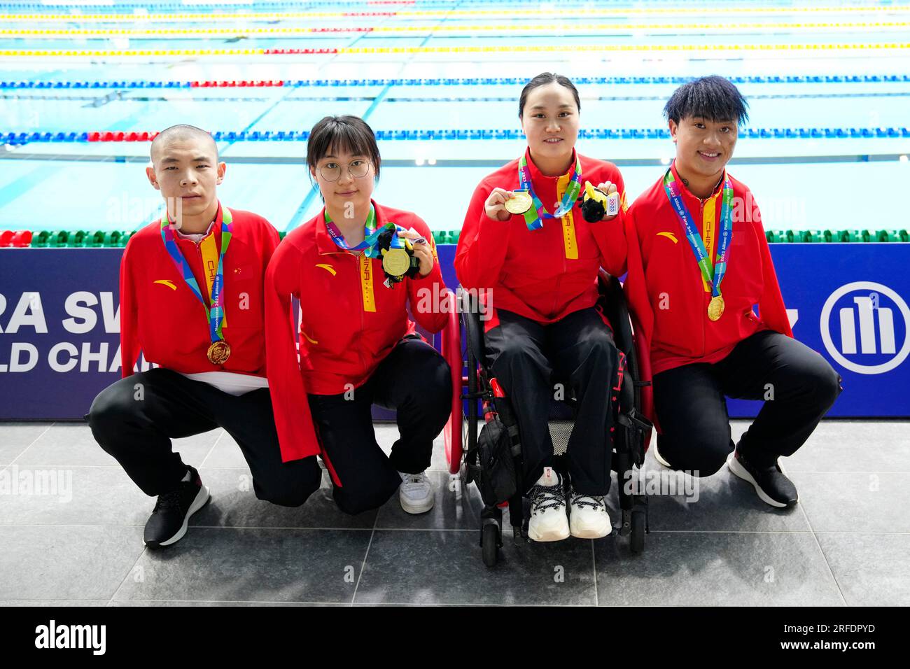 4x50m medley mixed hi-res stock photography and images - Alamy