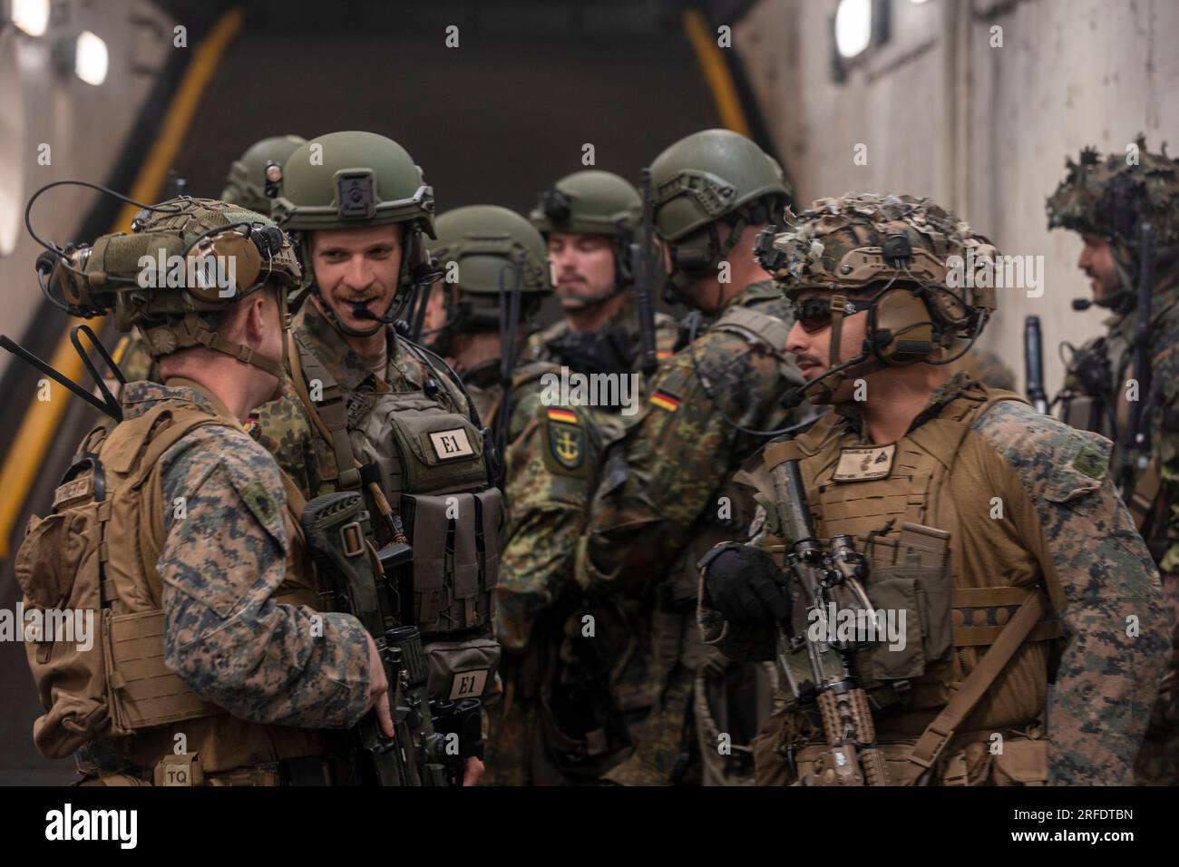 U.S. Marines with Battalion Landing Team 2/1, 31st Marine Expeditionary ...