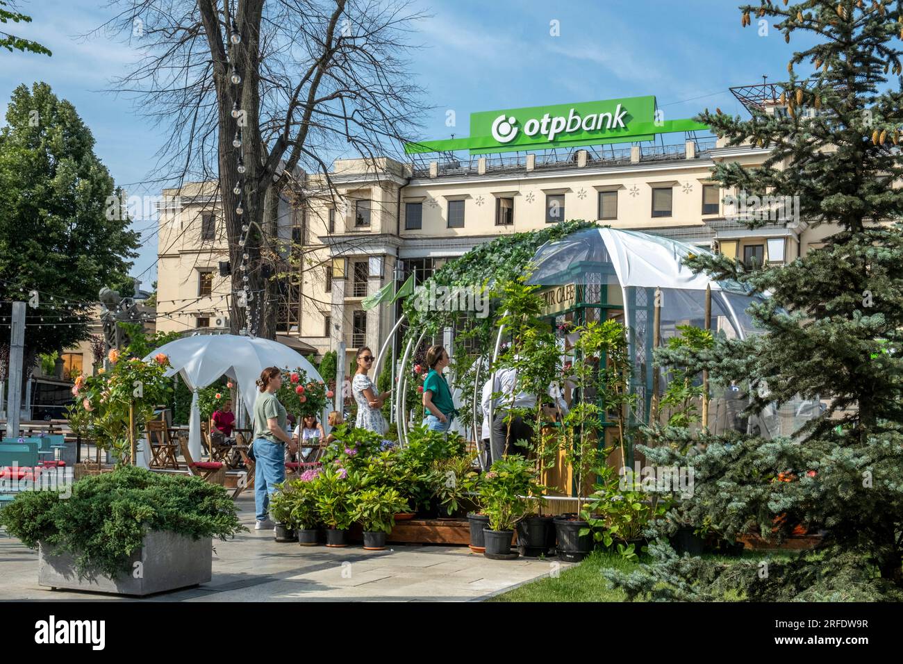 Mihai eminescu park hi-res stock photography and images - Alamy