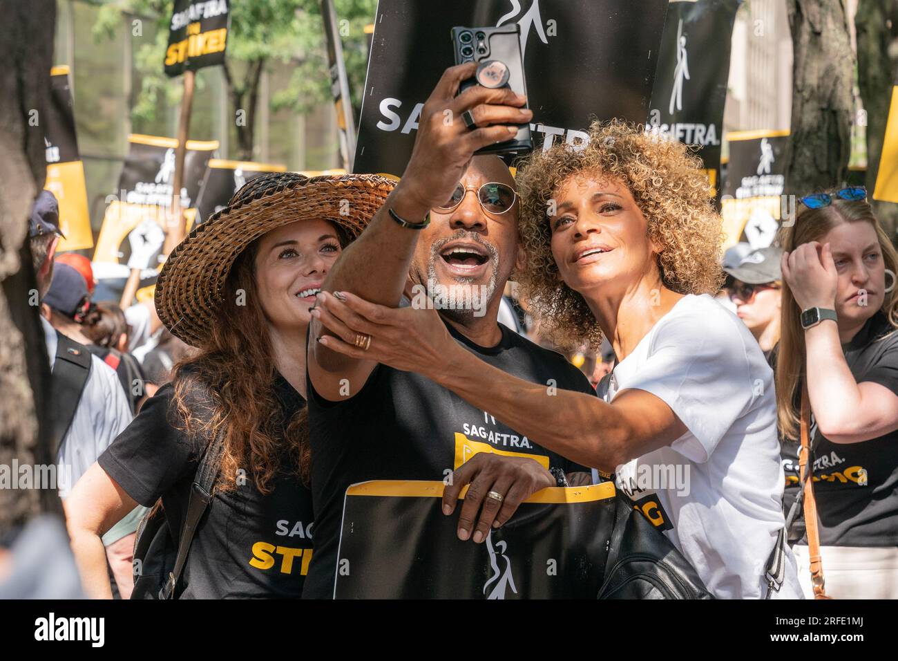 Deborah Messing, Ezra Knight and Michelle Hurd take selfie while joined ...