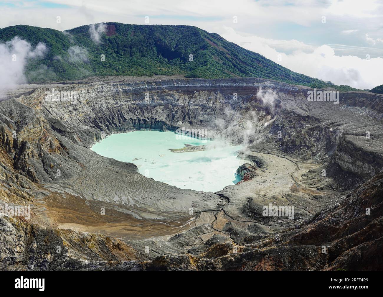 Volcan tropical poas hi-res stock photography and images - Alamy