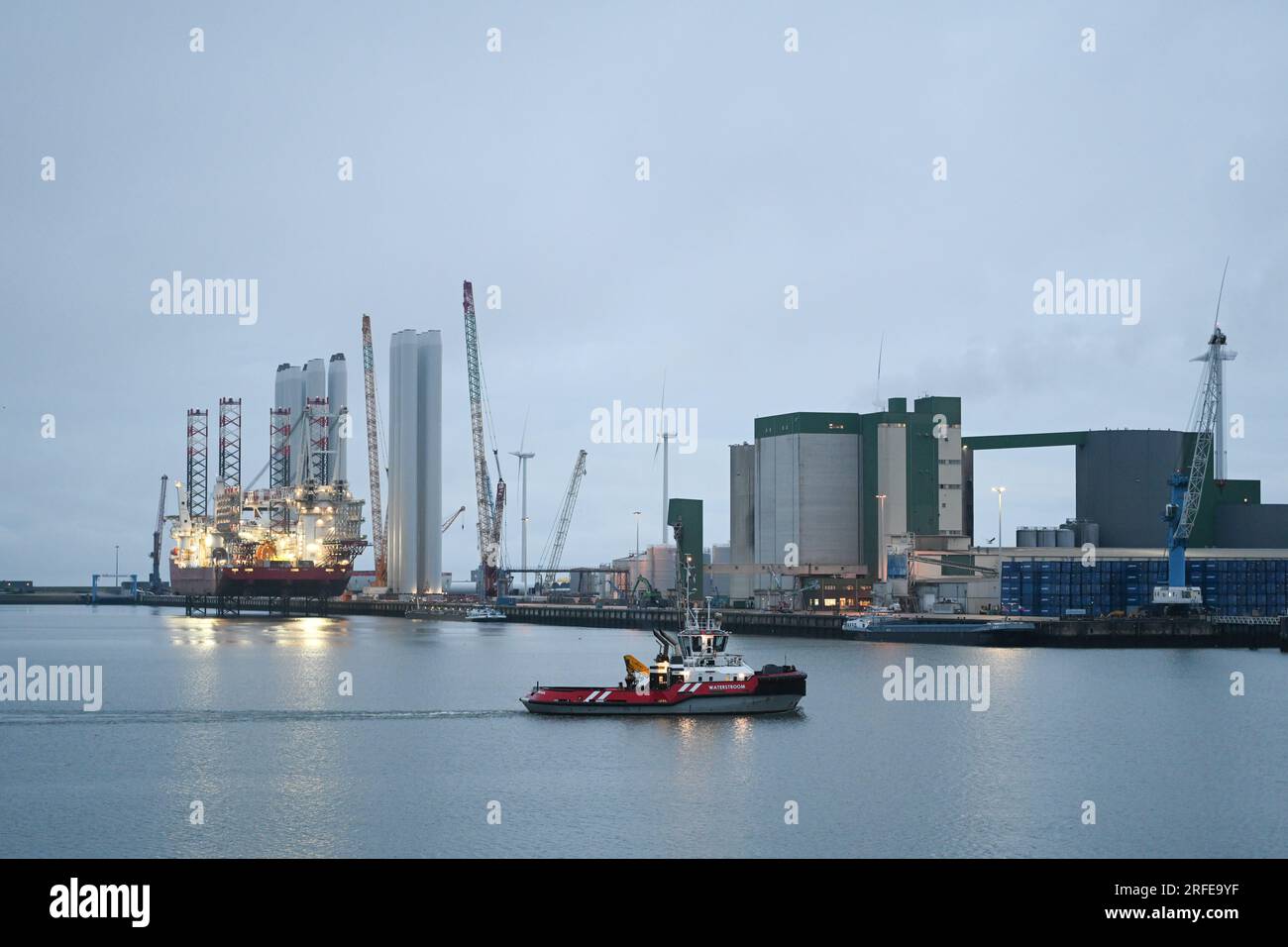 Eemshaven, Netherlands. 03rd Aug, 2023. The tug "Waterstroom" leaves ...