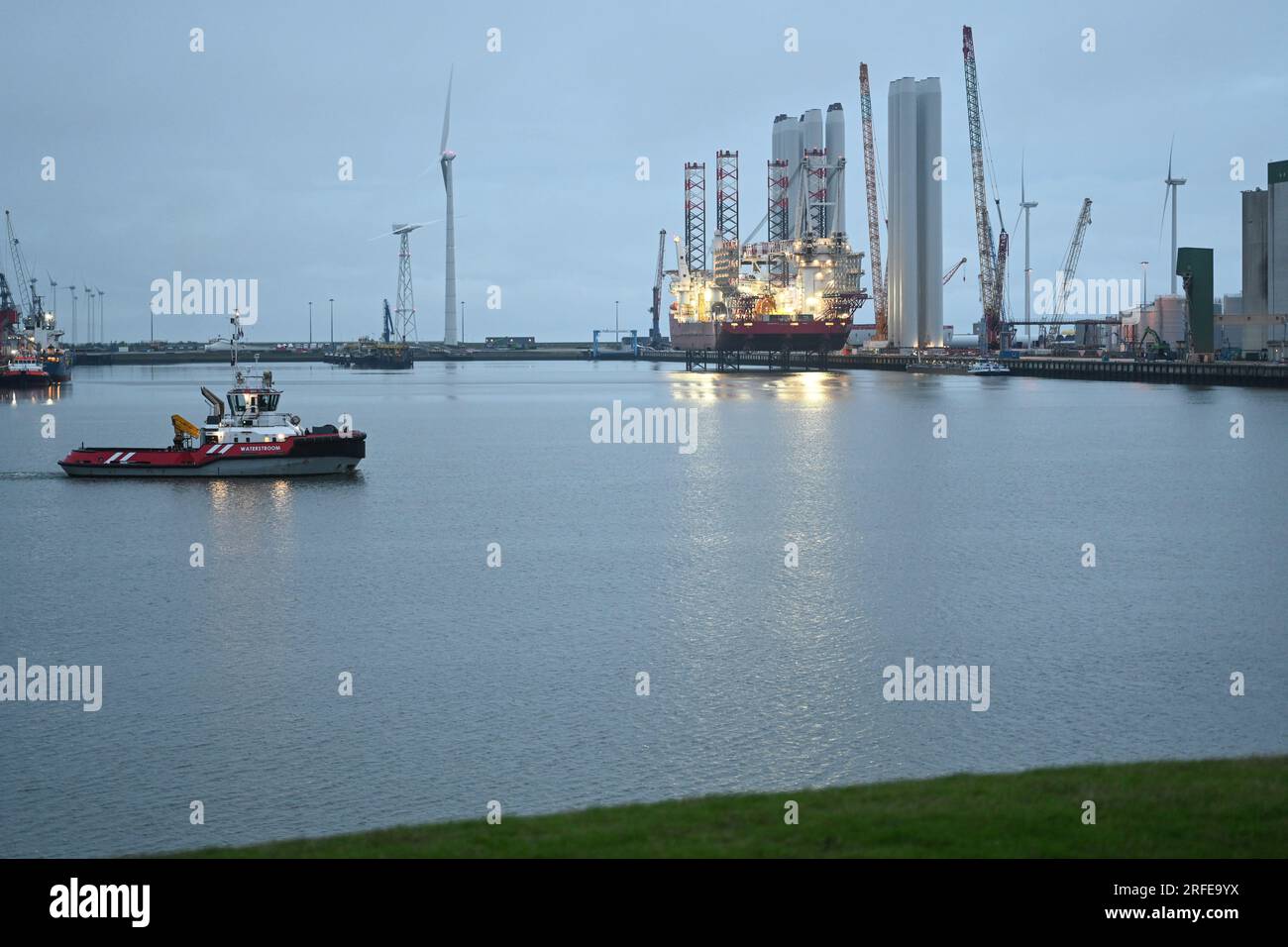 Dutch seaport hi-res stock photography and images - Alamy