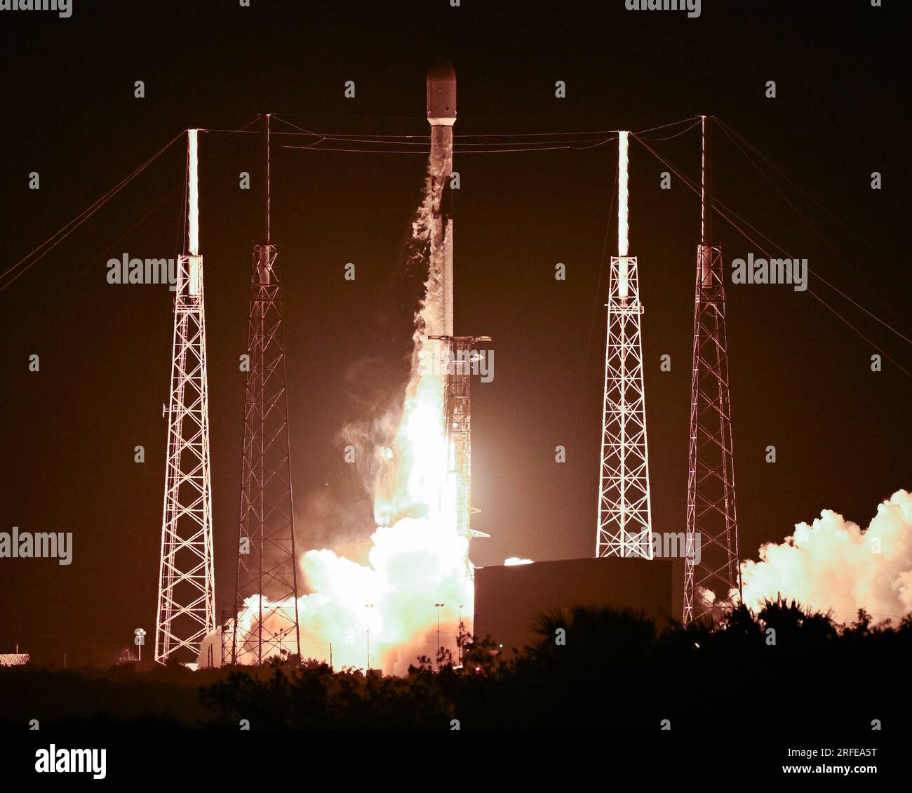 Intelsat 1 satellite hi-res stock photography and images - Alamy