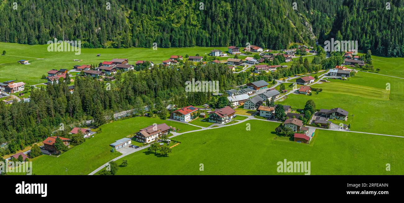 Bach in Tirol, a small village in the Tyrolean Lech Valley Stock Photo ...