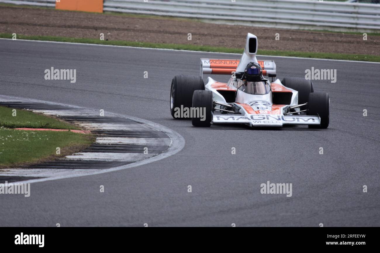 Lola T332 Formula 5000 racing car at Silverstone Stock Photo - Alamy