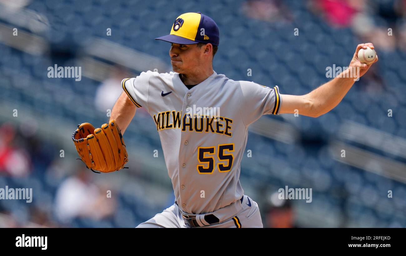 Milwaukee Brewers relief pitcher Hoby Milner (55) throws during a ...