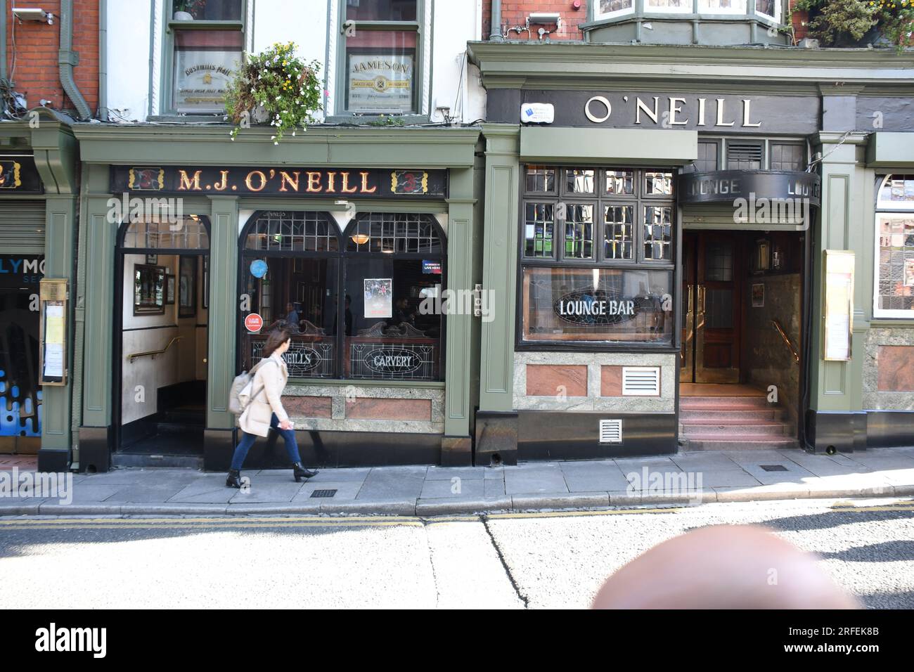 Old shop front ireland hi-res stock photography and images - Alamy