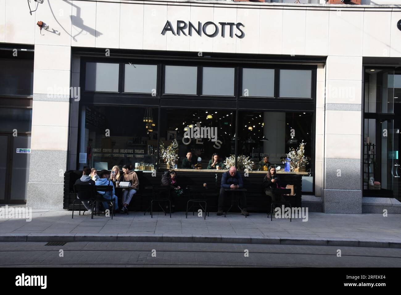 Old shop front ireland hi-res stock photography and images - Alamy