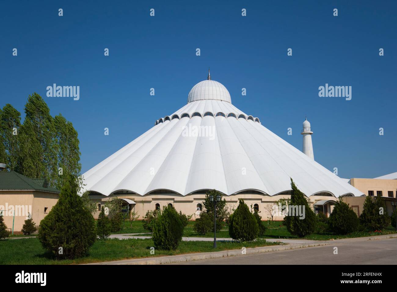 Sheikh khalifa mosque hi-res stock photography and images - Alamy