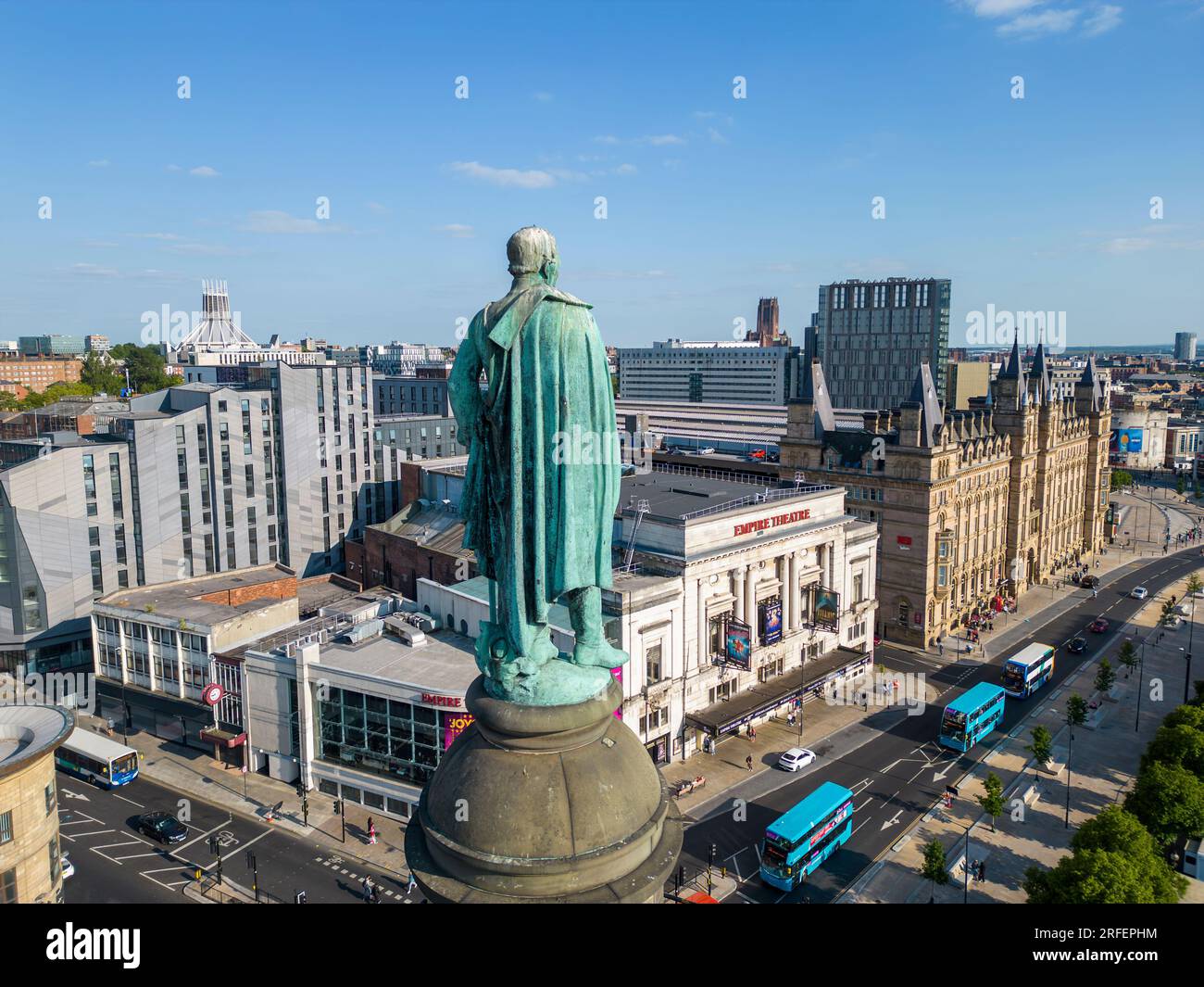 Aerial view of Statue of the Duke of Wellington with The Liverpool ...