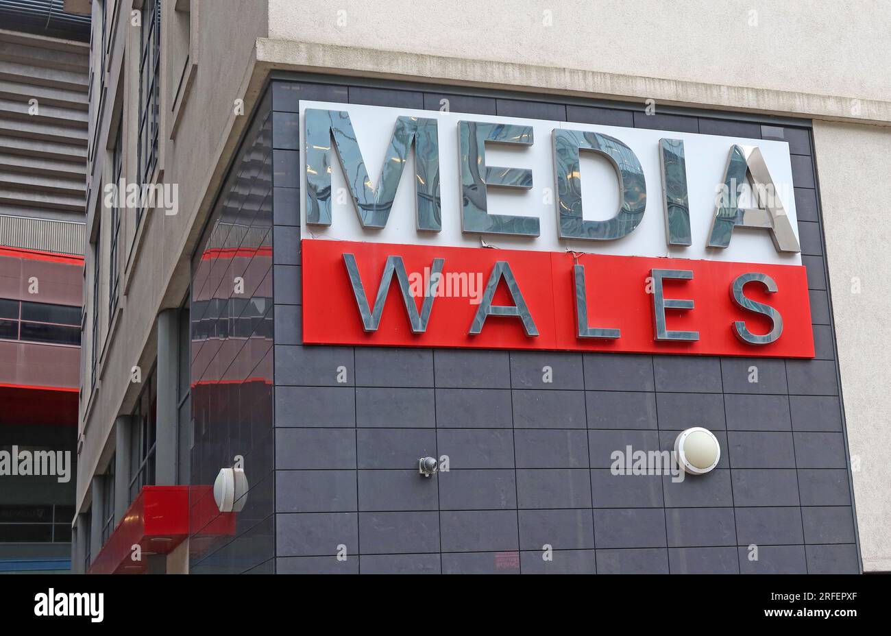 Digital media wales hi-res stock photography and images - Alamy