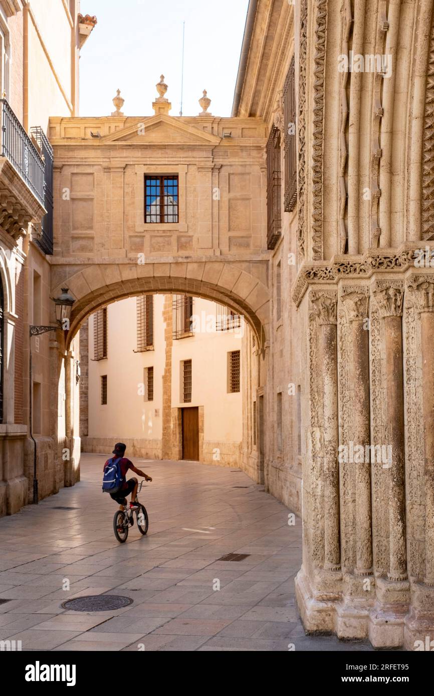 Valencia archway hi-res stock photography and images - Alamy