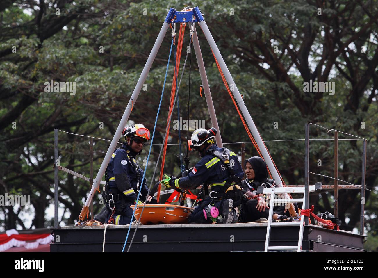 Field response team hi-res stock photography and images - Alamy