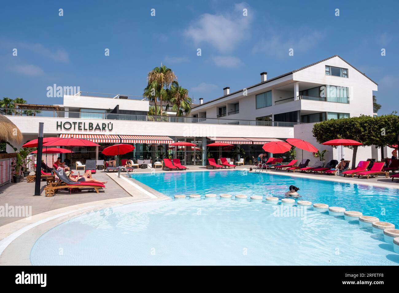 Valencia swimming pool hi-res stock photography and images - Alamy