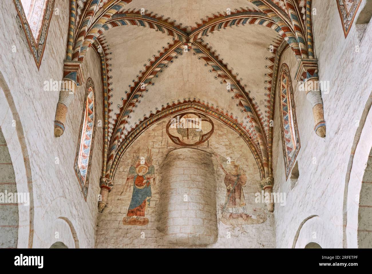 Temple vaults hi-res stock photography and images - Alamy