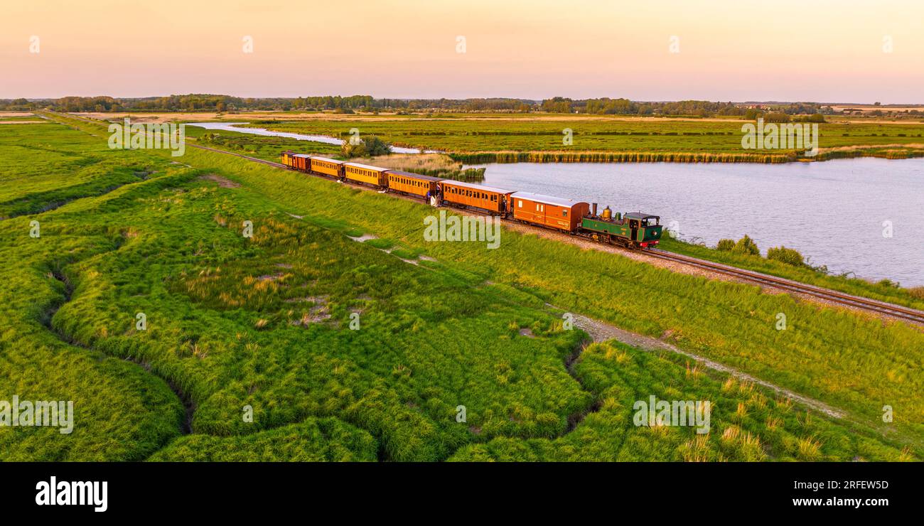 Sunset dinner train hi-res stock photography and images - Alamy
