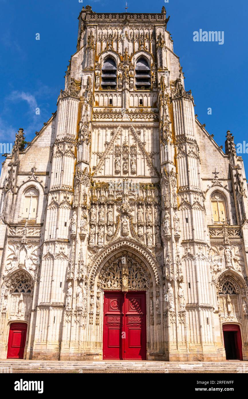 Religious monuments in europe hi-res stock photography and images - Alamy