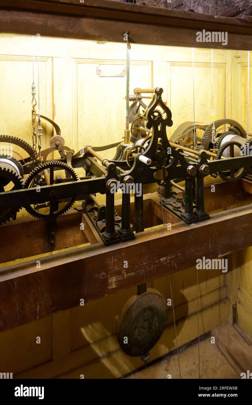 Wound clock hi-res stock photography and images - Alamy